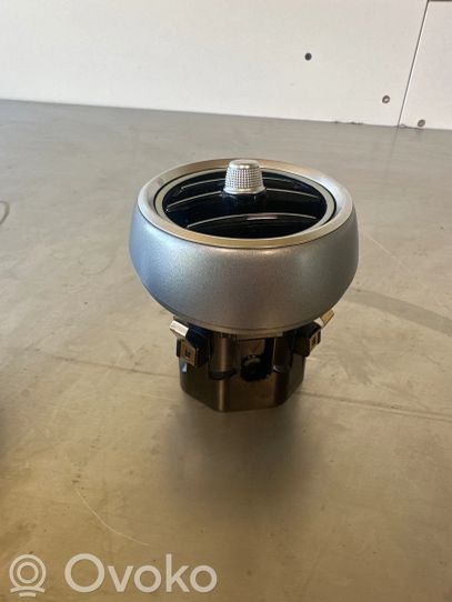 A2058300301 Mercedes-Benz C W205 Dash center air vent grill, 5.00 € | RRR