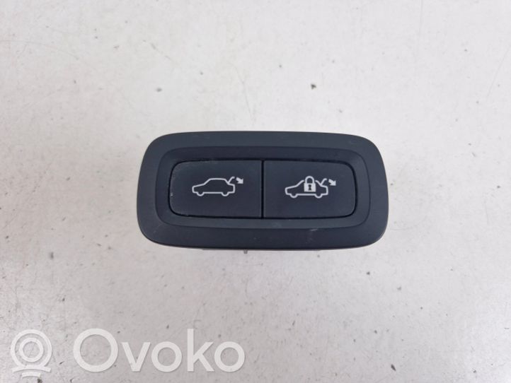 31674801 Volvo XC90 Tailgate/boot open switch button, 15.00 € | RRR
