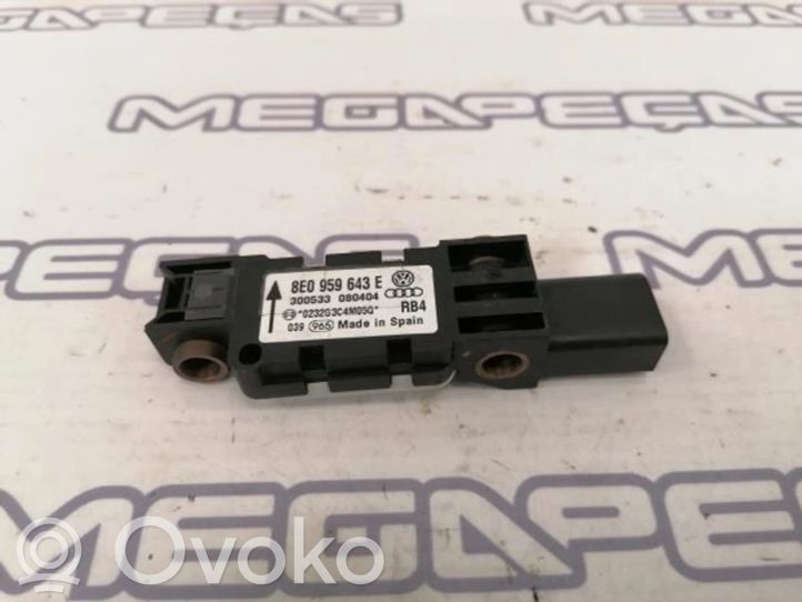 8E0959643E Audi A4 S4 B6 8E 8H Sensore d’urto/d'impatto apertura airbag ...