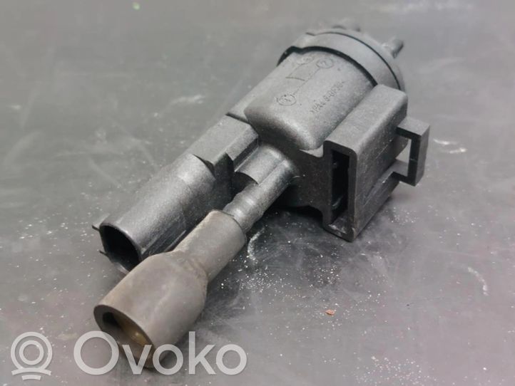 0025401497 Mercedes-Benz E C207 W207 Turbo solenoid valve, 20.20 € | RRR