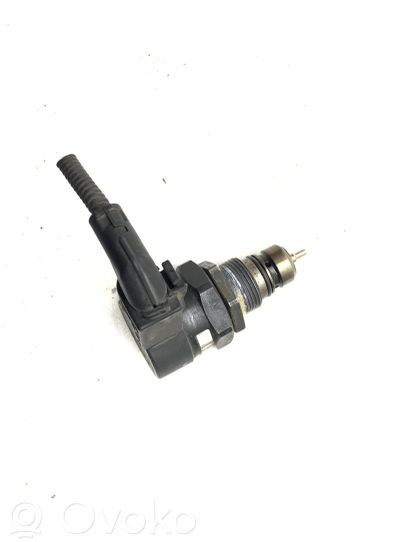 0281002481 BMW 5 E60 E61 Fuel pressure regulator, 14.00 € | RRR