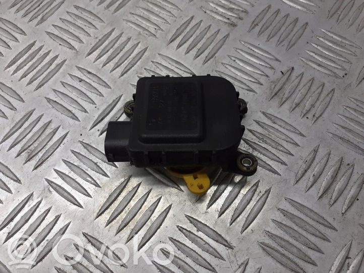 8D2820511C Audi A3 S3 8L A/C air flow flap actuator/motor, 10.59 € | RRR