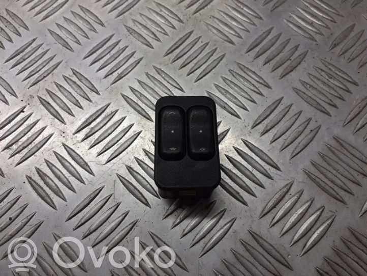 13363202 Opel Corsa C Front door window switch trim, 10.59 € | RRR