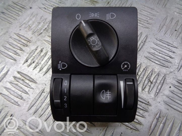 9116612 Opel Corsa C Light switch, 7.06 € | RRR