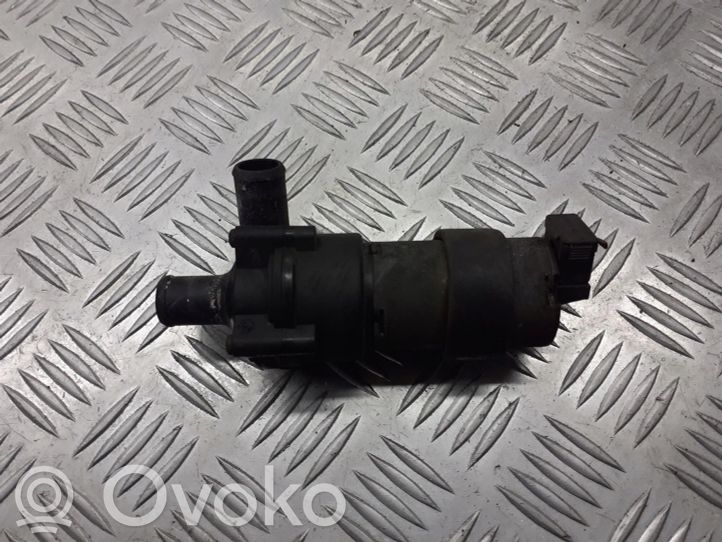 A2038350064 Mercedes-Benz C W203 Water pump, 12.94 € | RRR