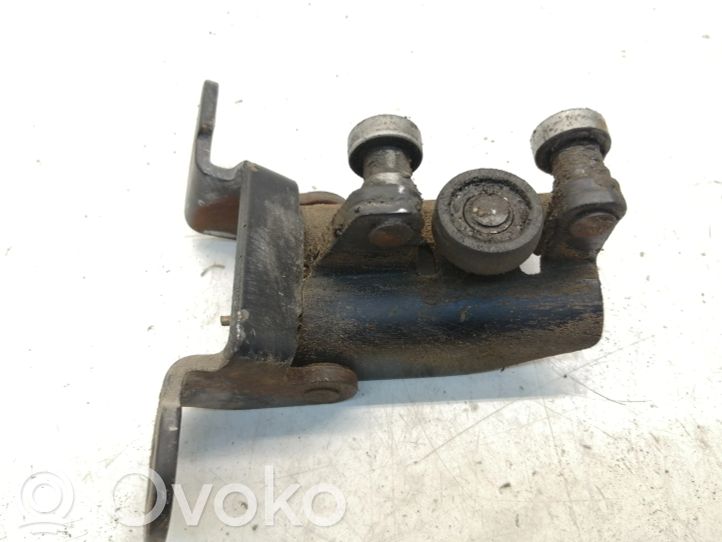 Ford Transit Sliding door middle roller runner, 15.00 € | RRR