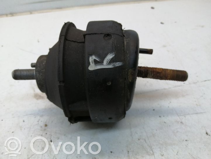 95VB6B032BD Ford Transit Engine mount bracket, 10.00 € | RRR