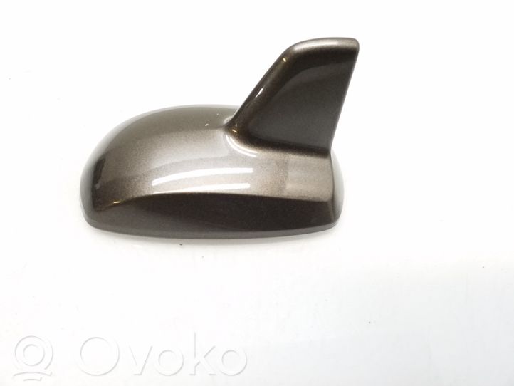 A2128270328 Mercedes-Benz E W212 Roof (GPS) antenna cover, 10.00 € | RRR