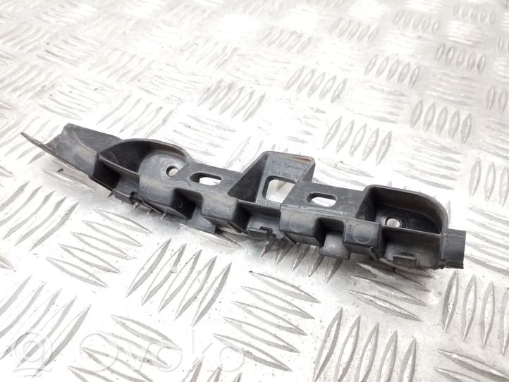 3AA807183 Volkswagen PASSAT B7 Front bumper mounting bracket, 9.60 € | RRR