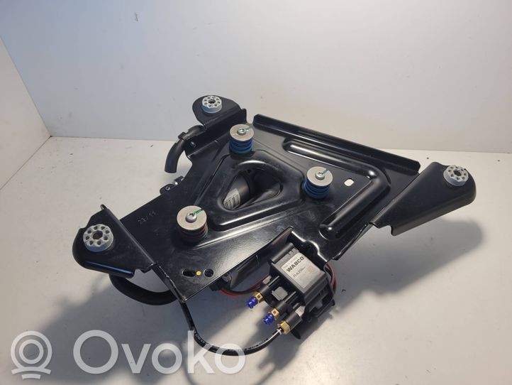 37206894450 BMW i4 Air suspension compressor/pump, 280.00 € | RRR