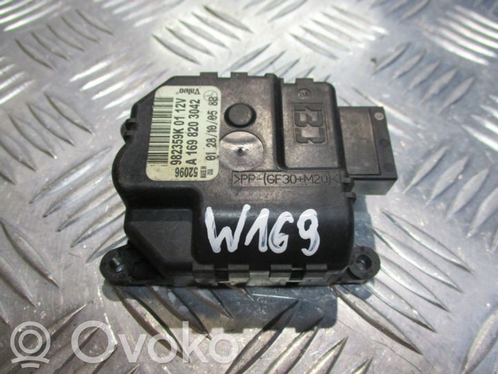 A1698203042 Mercedes-Benz A W169 Air flap motor/actuator, 6.55 € | RRR