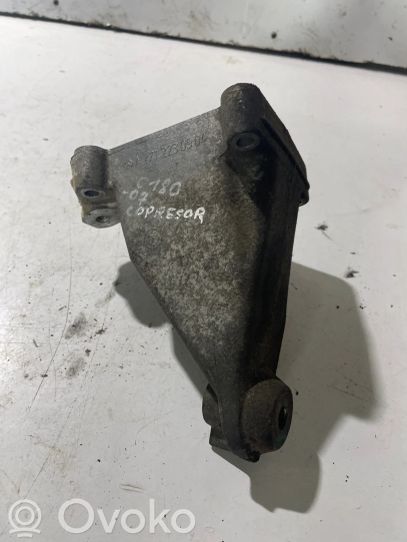 A2712230904 Mercedes-Benz E W211 Engine mounting bracket, 15.00 € | RRR