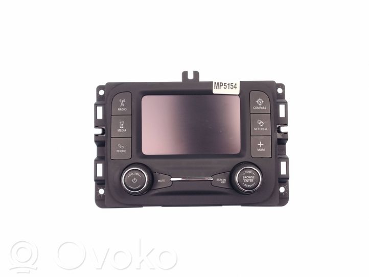 P68292223AF Ram 1500 Radio/CD/DVD/GPS head unit, 350.00 € | RRR
