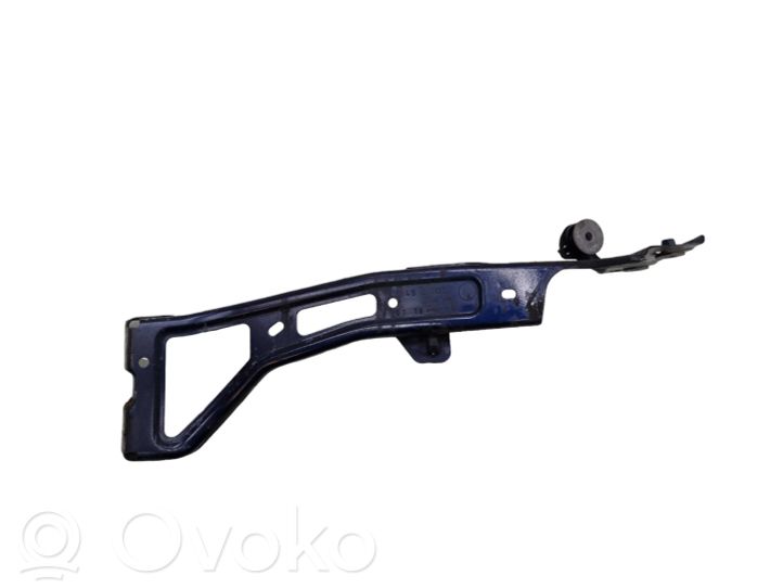 8W6821131B Audi S5 F5 Fender mounting bracket, 30.00 € | RRR