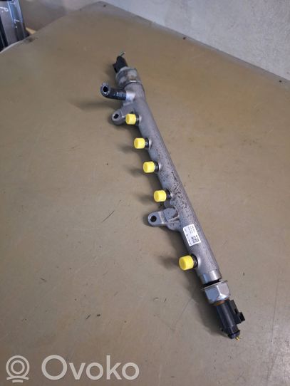 48b13640a02 Volkswagen Caddy Régulateur de pression de carburant, 141. ...