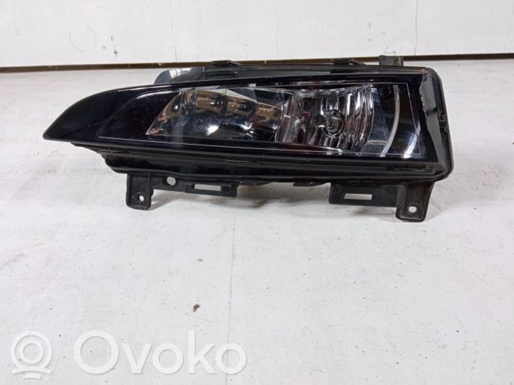 657941699 Skoda Scala Front fog light, 9.83 € | RRR