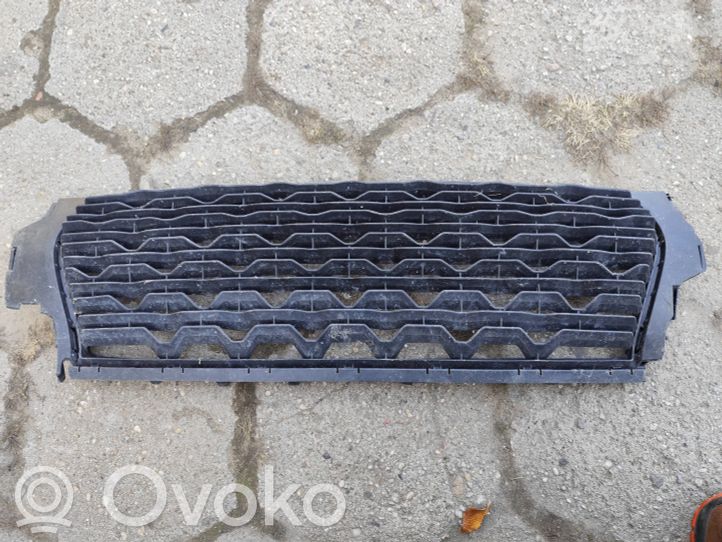 628207207R Dacia Duster II Front bumper lower grill, 20.94 € | RRR