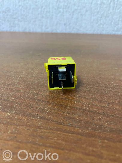 A0009828123 Mercedes-Benz GLC X253 C253 Module de fusibles, 13.00 € | OVOKO