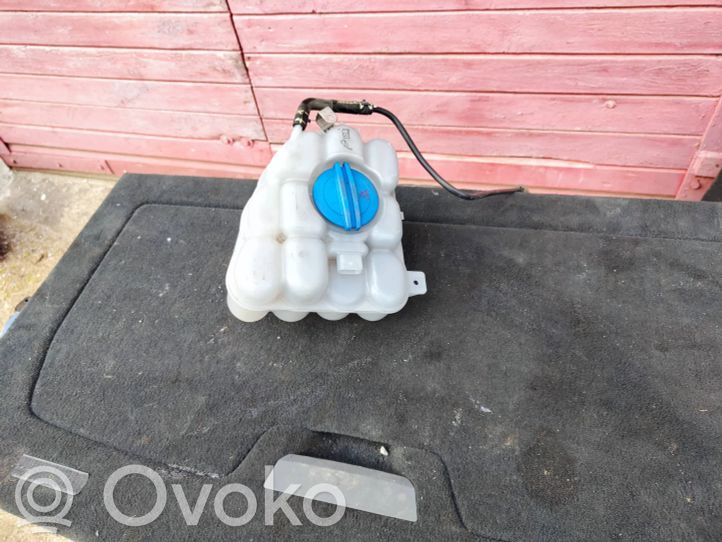 7P0121407B Porsche Cayenne (92A) Coolant expansion tank/reservoir, 32. ...