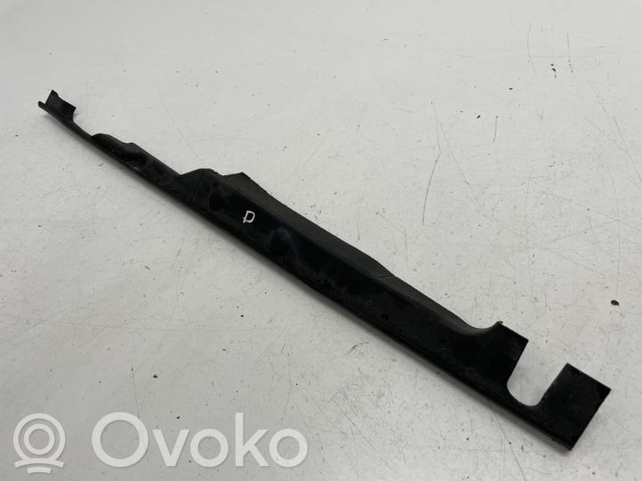 8W0820582 Audi A4 S4 B9 Other engine bay part, 5.00 € | RRR
