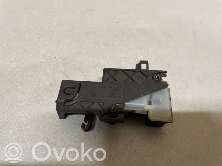 A2048205397 Mercedes-Benz E W212 Verrouillage du bouchon du réservoir ...