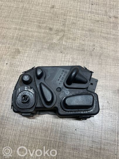 2038207310 Mercedes-Benz C W203 Seat control switch, 22.00 € | RRR