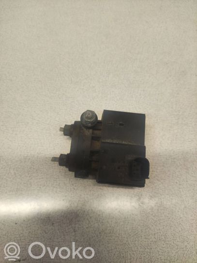 A6393280030 Mercedes-Benz Vito Viano W639 Air suspension valve block ...