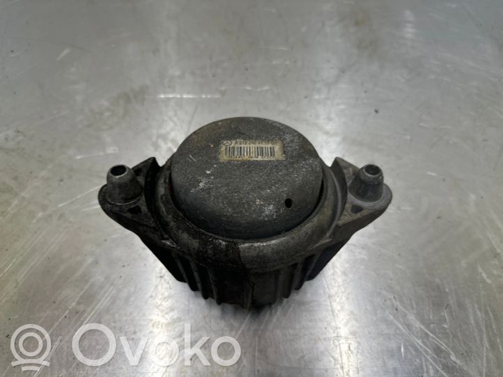 A2122404117 Mercedes-Benz C W204 Engine mount bracket, 5.00 € | RRR