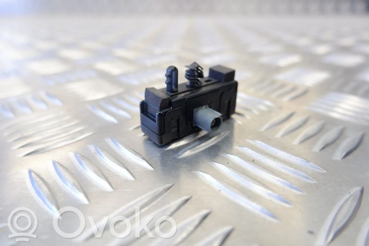 FW9319C024AB Land Rover Range Rover Sport L494 Aerial antenna amplifier ...