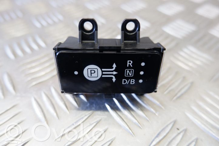 Nissan Leaf II (ZE1) Gear shift selector indicator, 25.00 € | RRR