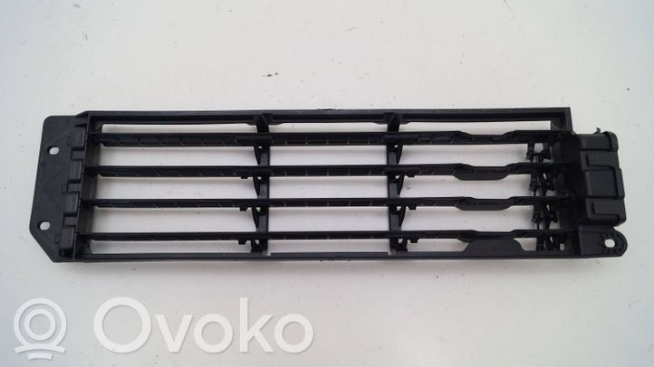 214F68290R Renault Clio V Intercooler air guide/duct channel, 141.92 ...