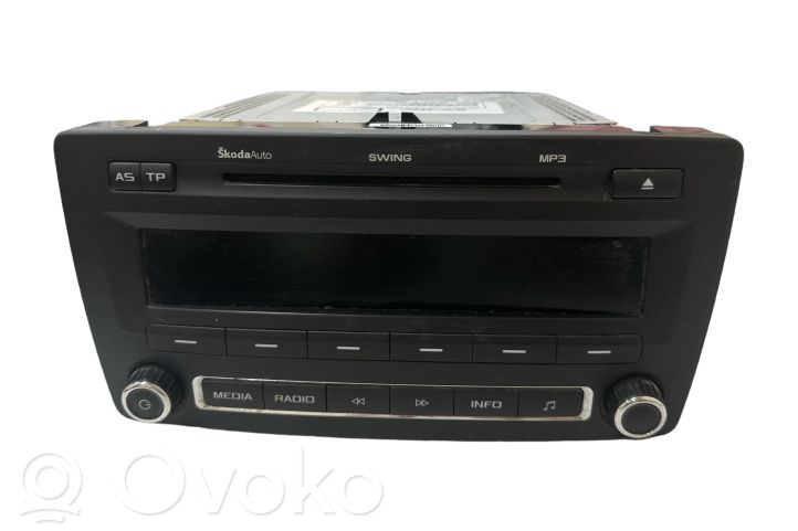1Z0035161G Skoda Octavia Mk2 (1Z) Radio/CD/DVD/GPS head unit, 30.00 € | RRR