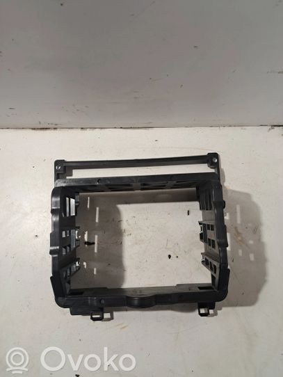 7034118 BMW 5 E60 E61 Radio/GPS head unit trim, 10.00 € | RRR