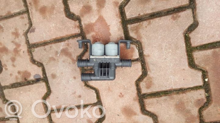 1147412166 BMW X5 E70 Coolant heater control valve, 58.12 € | RRR