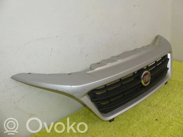 18072151 Fiat Ducato Front bumper upper radiator grill, 99.34 € | RRR