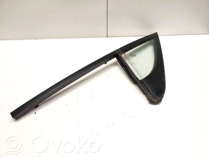 4M0845114 Audi Q7 4M Front door vent window glass four-door, 20.00 € | RRR