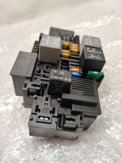 A2229063202 Mercedes-Benz C AMG W205 Boîte à fusibles relais, 20.00 ...