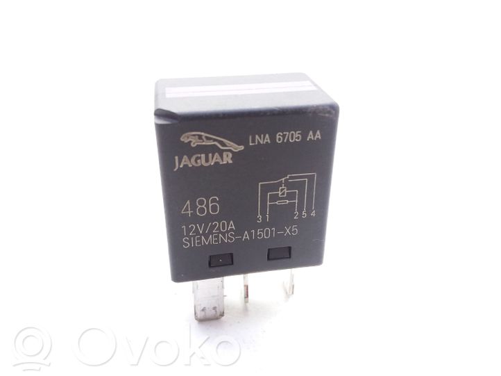 LNA6705AA Jaguar XJ X300 Hazard warning light relay, 10.00 € | RRR