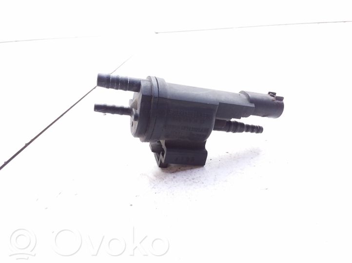 0025401497 Mercedes-Benz E W210 Engine mount vacuum valve, 5.00 € | RRR