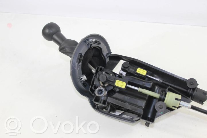 3527353 Peugeot Partner Gear selector/shifter (interior), 33.00 € | RRR