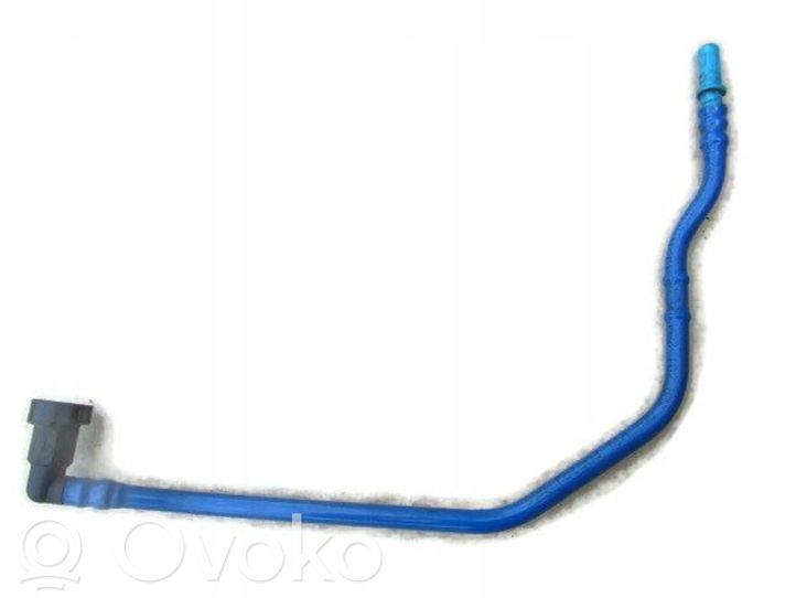 Passat Volkswagen PASSAT B7 Fuel line pipe, 18.37 € | RRR