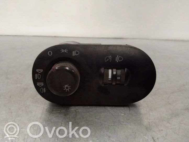 6L1941531S Seat Ibiza III (6L) Light switch, 35.33 € | RRR