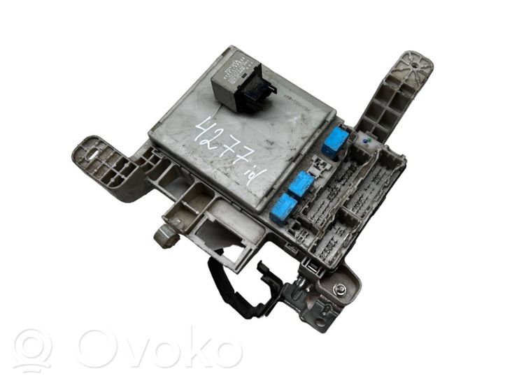 8198050030 Toyota Land Cruiser (J120) Boîte à fusibles, 102.47 € | OVOKO