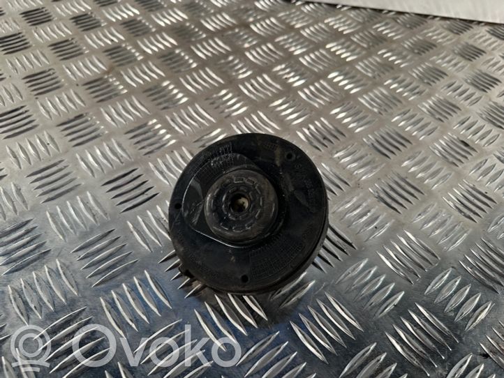 A2053280337 Mercedes-Benz C W205 Rear coil spring rubber mount, 5.00 ...
