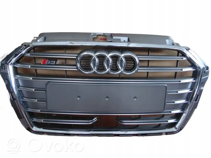 8V3853651AE Audi A3 S3 8V Grille calandre supérieure de pare-chocs avant, 451.48 € | OVOKO