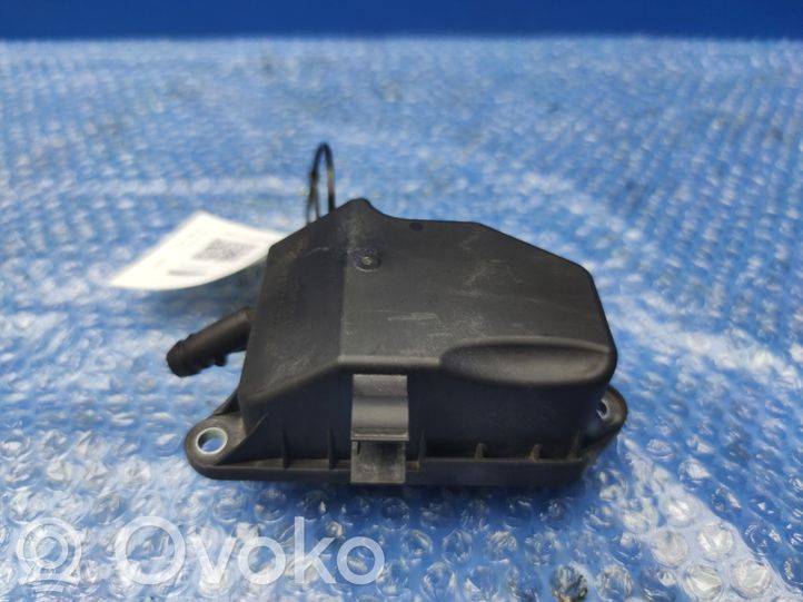A2720160134 Mercedes-Benz SLK R171 Oil breather separator, 9.99 € | RRR