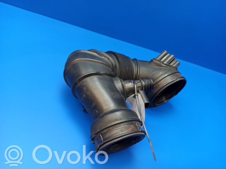 PUM25311 Mercedes-Benz E C207 W207 Tuyau d'admission d'air turbo ...