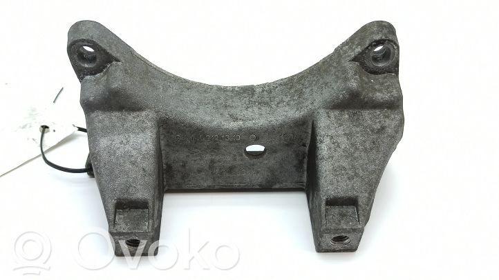 A1402421340 Mercedes-Benz E W212 Gearbox mounting bracket, 4.99 € | RRR