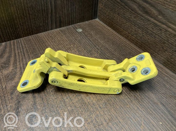 9067400237 Mercedes-Benz Sprinter W907 W910 Loading door lower hinge ...