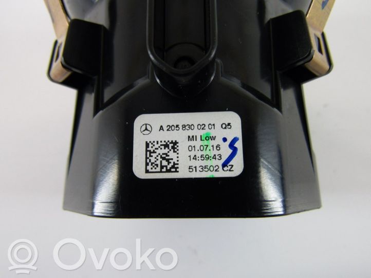 2058300201 Mercedes-Benz C W205 Grille d'aération centrale, 20.00 € | OVOKO